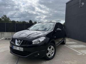 Black Nissan Qashqai 2012 in Vilnius, with an engine capacity of 1.60 L and mileage of 211 thousand km for 5000 €, photo  on AUTOMOTO.COM.LV
