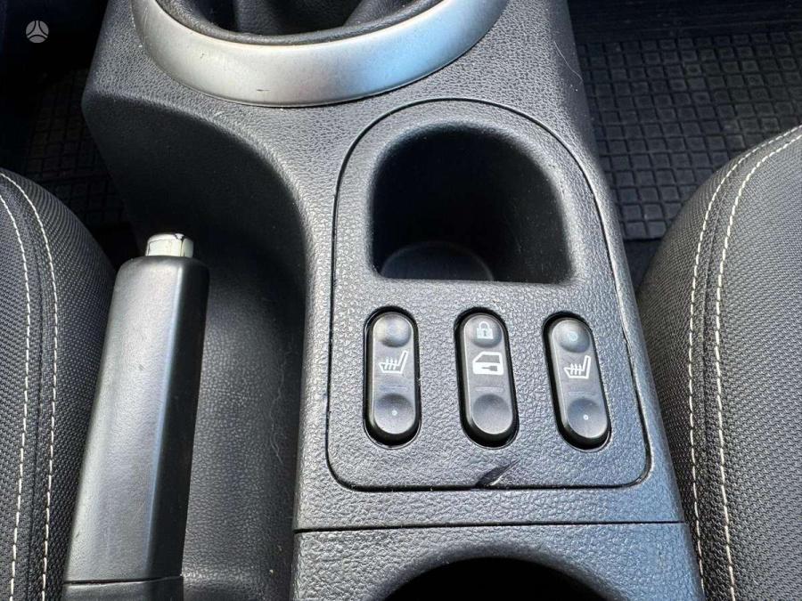 Melns Nissan Qashqai 2012 Jurbarkas, ar dzinēja tilpumu 1.46 L un nobraukumu 242 tūkst. km par 5250 €, foto 10 vietnē AUTOMOTO.COM.LV