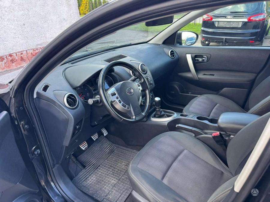 Melns Nissan Qashqai 2012 Jurbarkas, ar dzinēja tilpumu 1.46 L un nobraukumu 242 tūkst. km par 5250 €, foto 14 vietnē AUTOMOTO.COM.LV