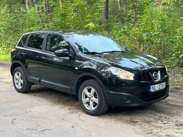 Nissan Qashqai 2012 Rīga vietnē Melns Nissan Qashqai 2012 Rīga, ar dzinēja tilpumu 1.50 L un nobraukumu 0 tūkst. km par 5899 €, foto 8 vietnē AUTOMOTO.COM.LV