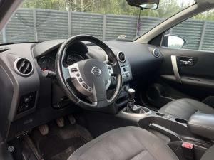 Black Nissan Qashqai 2012 in Vilnius, with an engine capacity of 1.60 L and mileage of 266 thousand km for 4250 €, photo 8 on AUTOMOTO.COM.LV