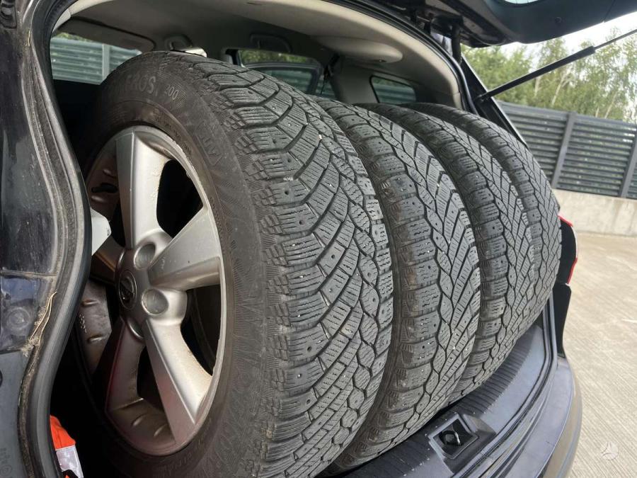 Black Nissan Qashqai 2012 in Vilnius, with an engine capacity of 1.60 L and mileage of 266 thousand km for 4250 €, photo 12 on AUTOMOTO.COM.LV
