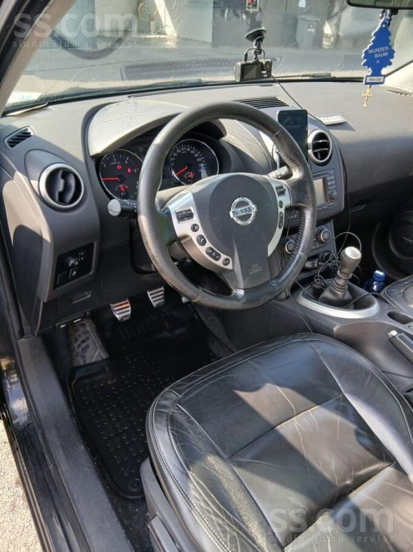 Ниссан Кашкай 2012 в Лиепая на AUTOMOTO.COM.LV Черный Ниссан Кашкай 2012 в Лиепая, объемом двигателя 1.50 л и пробегом 408 тыс. км за 4800 €, фото 3 на AUTOMOTO.COM.LV