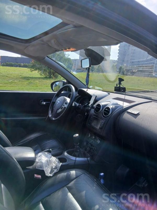 Ниссан Кашкай 2012 в Лиепая на AUTOMOTO.COM.LV Черный Ниссан Кашкай 2012 в Лиепая, объемом двигателя 1.50 л и пробегом 408 тыс. км за 4800 €, фото 5 на AUTOMOTO.COM.LV