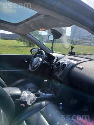 Melns Nissan Qashqai 2012 Liepāja, ar dzinēja tilpumu 1.50 L un nobraukumu 408 tūkst. km par 4800 €, foto 5 vietnē AUTOMOTO.COM.LV