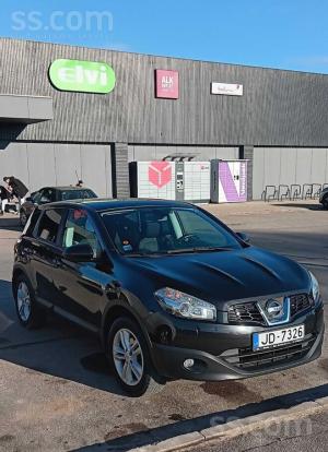 Black Nissan Qashqai 2013 in Riga, with an engine capacity of 1.60 L and mileage of 249 thousand km for 5700 €, photo  on AUTOMOTO.COM.LV