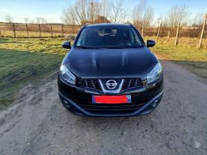Melns Nissan Qashqai 2013 Tauragė, ar dzinēja tilpumu 1.60 L un nobraukumu 342 tūkst. km par 4450 €, foto 3 vietnē AUTOMOTO.COM.LV