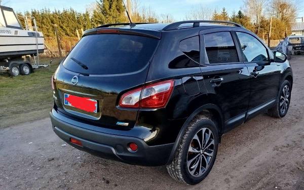 Black Nissan Qashqai 2013 in Taurage, with an engine capacity of 1.60 L and mileage of 342 thousand km for 4450 €, photo 6 on AUTOMOTO.COM.LV