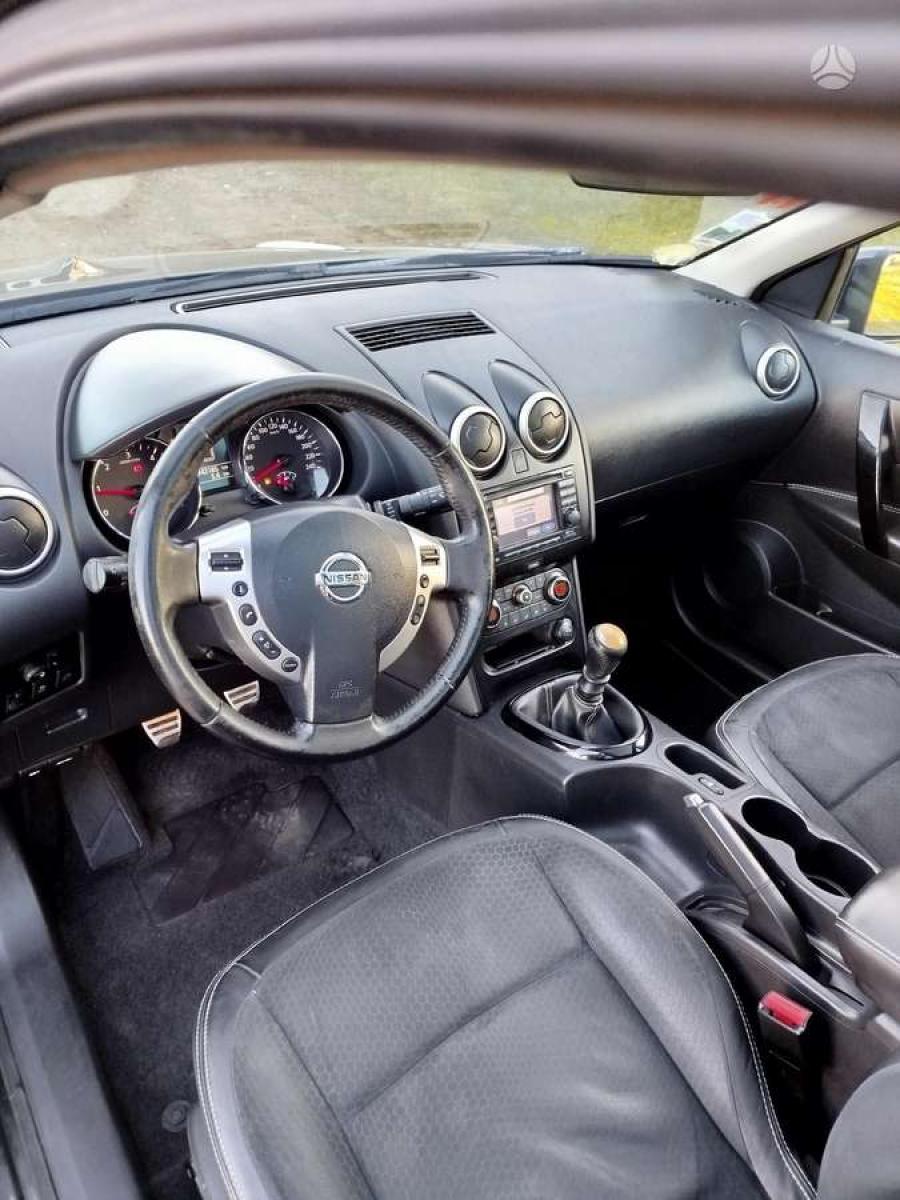 Melns Nissan Qashqai 2013 Tauragė, ar dzinēja tilpumu 1.60 L un nobraukumu 342 tūkst. km par 4450 €, foto 12 vietnē AUTOMOTO.COM.LV
