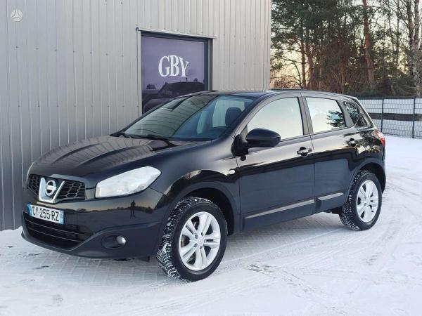 Black Nissan Qashqai 2013 in Taurage, with an engine capacity of 1.46 L and mileage of 267 thousand km for 5300 €, photo 1 on AUTOMOTO.COM.LV