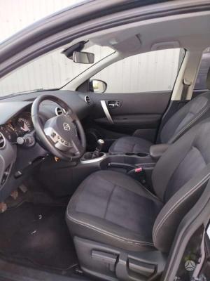 Black Nissan Qashqai 2013 in Taurage, with an engine capacity of 1.46 L and mileage of 267 thousand km for 5300 €, photo 12 on AUTOMOTO.COM.LV