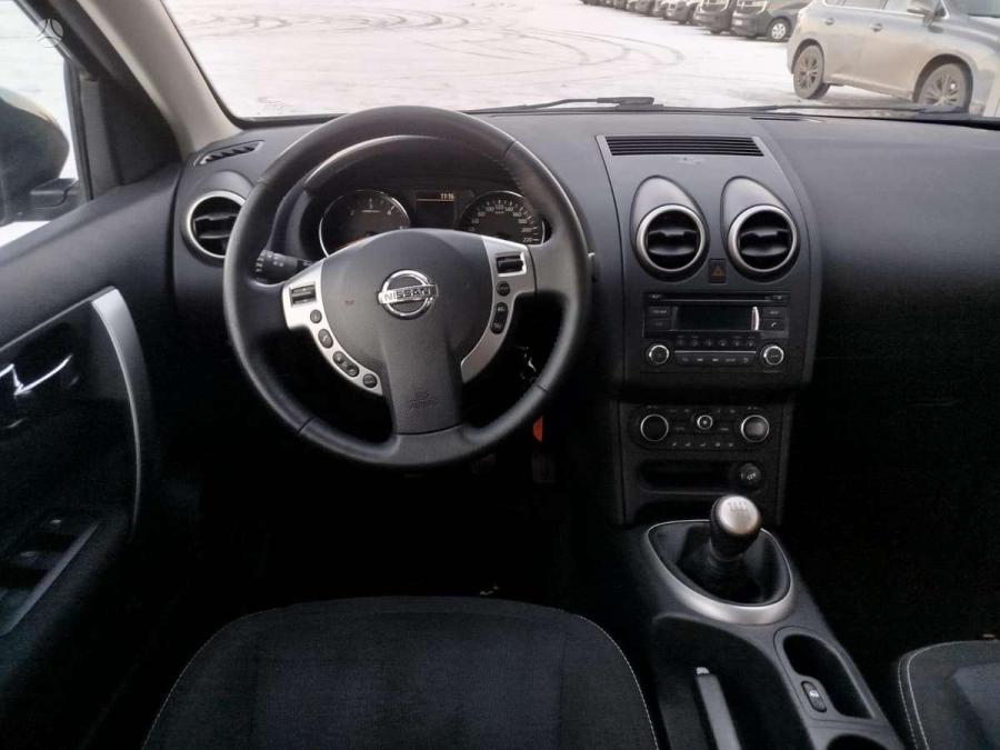 Black Nissan Qashqai 2013 in Taurage, with an engine capacity of 1.46 L and mileage of 267 thousand km for 5300 €, photo 14 on AUTOMOTO.COM.LV