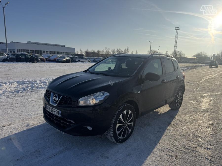 Black Nissan Qashqai 2013 in Marijampole, with an engine capacity of 1.50 L and mileage of 270 thousand km for 5700 €, photo 1 on AUTOMOTO.COM.LV