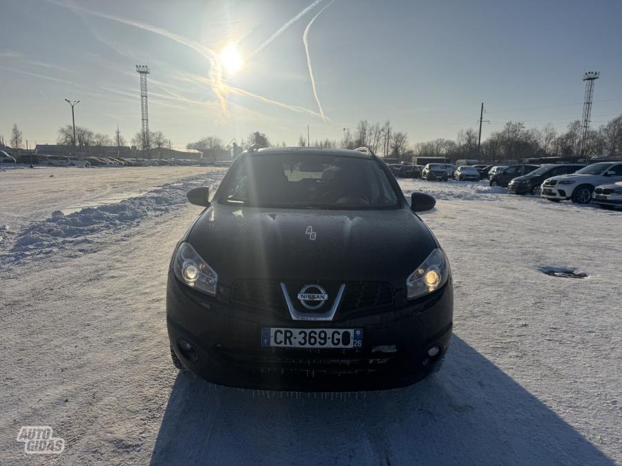 Black Nissan Qashqai 2013 in Marijampole, with an engine capacity of 1.50 L and mileage of 270 thousand km for 5700 €, photo 2 on AUTOMOTO.COM.LV