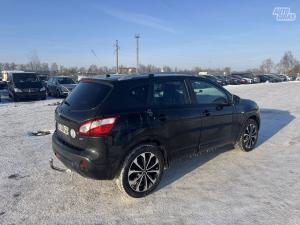 Black Nissan Qashqai 2013 in Marijampole, with an engine capacity of 1.50 L and mileage of 270 thousand km for 5700 €, photo 4 on AUTOMOTO.COM.LV