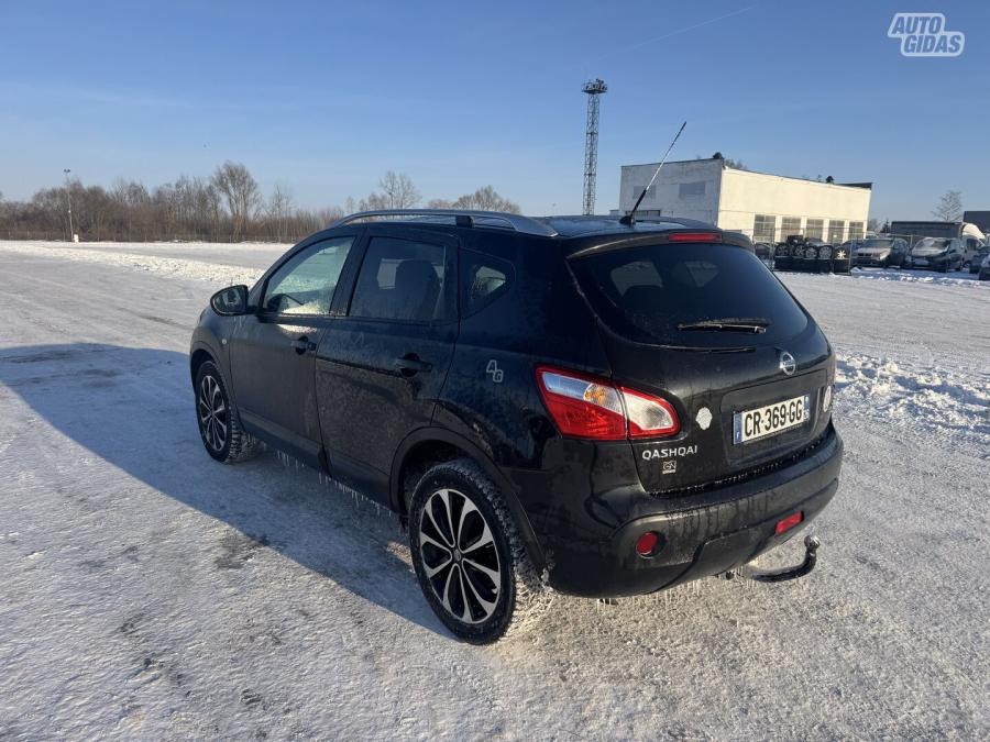 Black Nissan Qashqai 2013 in Marijampole, with an engine capacity of 1.50 L and mileage of 270 thousand km for 5700 €, photo 6 on AUTOMOTO.COM.LV