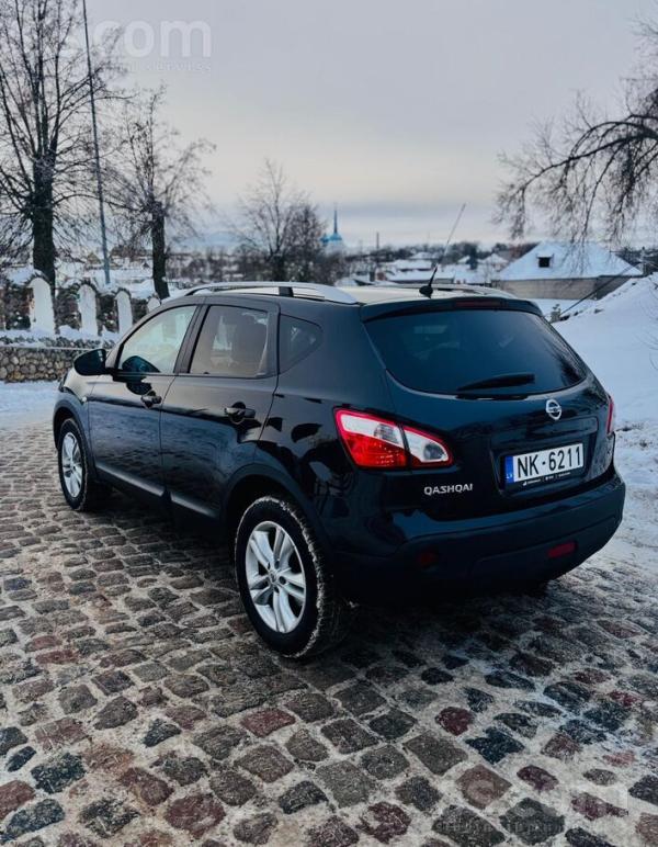 Melns Nissan Qashqai 2013 Ludza, ar dzinēja tilpumu 1.50 L un nobraukumu 249 tūkst. km par 7300 €, foto 4 vietnē AUTOMOTO.COM.LV