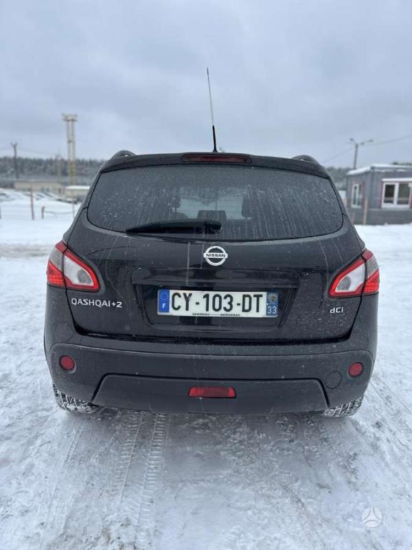 Melns Nissan Qashqai 2013 Viļņa, ar dzinēja tilpumu 1.46 L un nobraukumu 170 tūkst. km par 5400 €, foto 4 vietnē AUTOMOTO.COM.LV