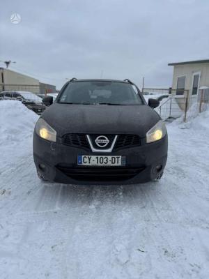 Melns Nissan Qashqai 2013 Viļņa, ar dzinēja tilpumu 1.46 L un nobraukumu 170 tūkst. km par 5400 €, foto 7 vietnē AUTOMOTO.COM.LV