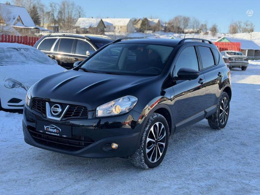 Melns Nissan Qashqai 2013 Viļņa, ar dzinēja tilpumu 1.60 L un nobraukumu 274 tūkst. km par 5500 €, foto 1 vietnē AUTOMOTO.COM.LV