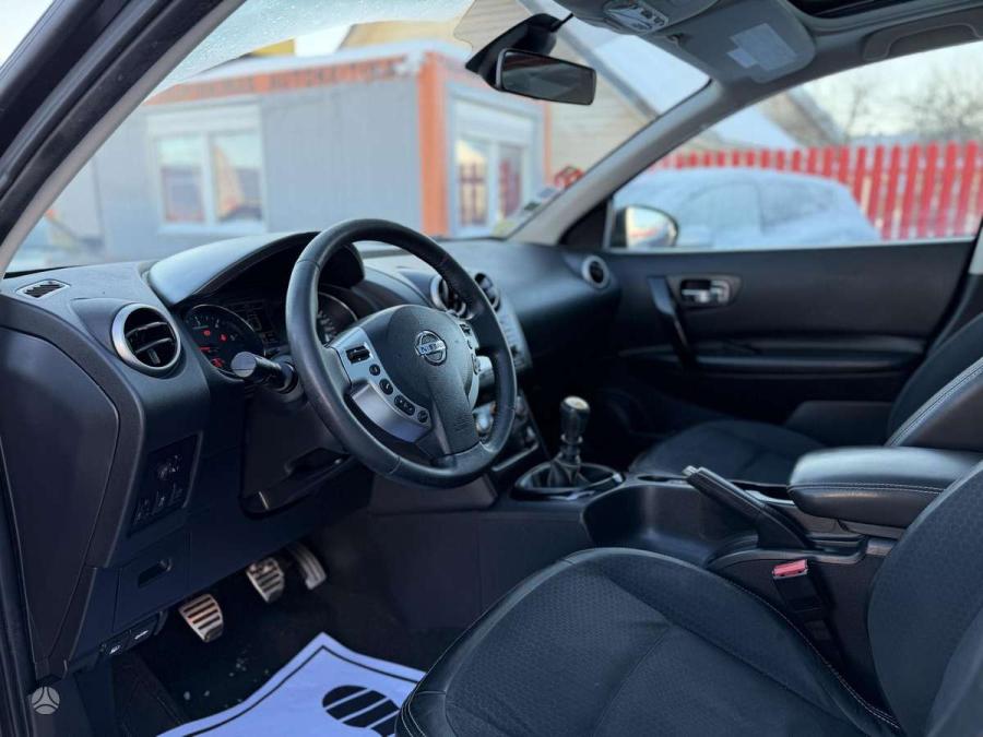 Melns Nissan Qashqai 2013 Viļņa, ar dzinēja tilpumu 1.60 L un nobraukumu 274 tūkst. km par 5500 €, foto 10 vietnē AUTOMOTO.COM.LV