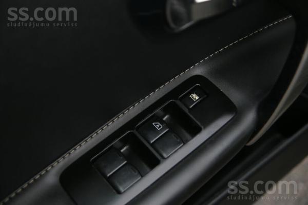 Black Nissan Qashqai 2013 in Riga, with an engine capacity of 1.60 L and mileage of 0 thousand km for 6990 €, photo 9 on AUTOMOTO.COM.LV