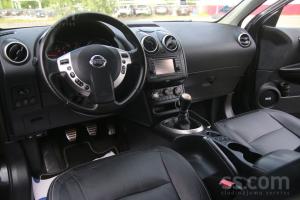 Melns Nissan Qashqai 2013 Rīga, ar dzinēja tilpumu 1.60 L un nobraukumu 0 tūkst. km par 6990 €, foto 12 vietnē AUTOMOTO.COM.LV