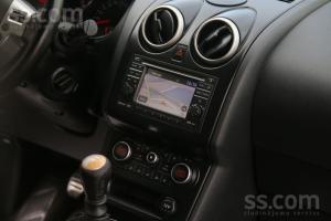 Melns Nissan Qashqai 2013 Rīga, ar dzinēja tilpumu 1.60 L un nobraukumu 0 tūkst. km par 6990 €, foto 16 vietnē AUTOMOTO.COM.LV