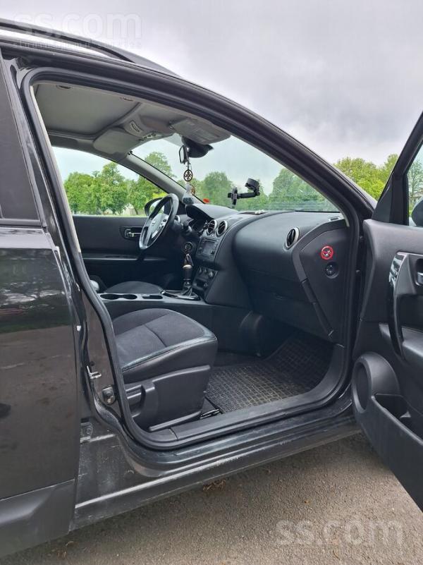 Melns Nissan Qashqai 2013 Bauska, ar dzinēja tilpumu 1.50 L un nobraukumu 0 tūkst. km par 2700 €, foto 3 vietnē AUTOMOTO.COM.LV
