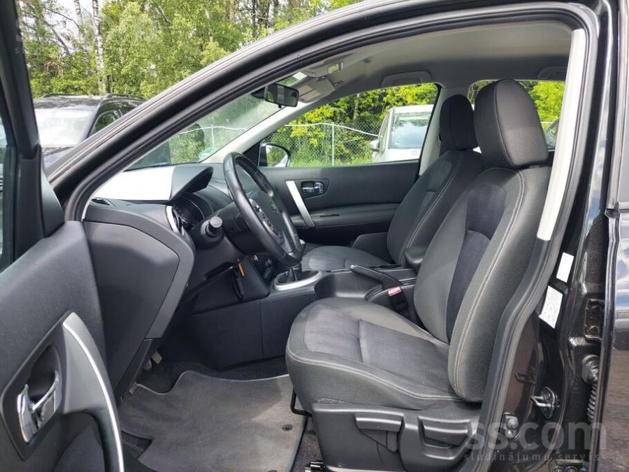 Melns Nissan Qashqai 2013 Cēsis, ar dzinēja tilpumu 1.50 L un nobraukumu 250 tūkst. km par 6500 €, foto 7 vietnē AUTOMOTO.COM.LV