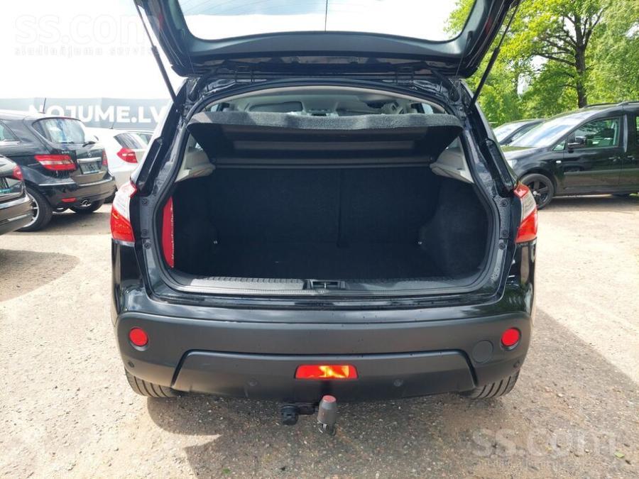 Melns Nissan Qashqai 2013 Cēsis, ar dzinēja tilpumu 1.50 L un nobraukumu 250 tūkst. km par 6500 €, foto 15 vietnē AUTOMOTO.COM.LV