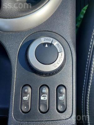 Black Nissan Qashqai 2013 in Daugavpils, with an engine capacity of 1.60 L and mileage of 226 thousand km for 5800 €, photo 9 on AUTOMOTO.COM.LV
