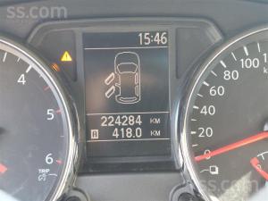 Black Nissan Qashqai 2013 in Daugavpils, with an engine capacity of 1.60 L and mileage of 226 thousand km for 5800 €, photo 13 on AUTOMOTO.COM.LV