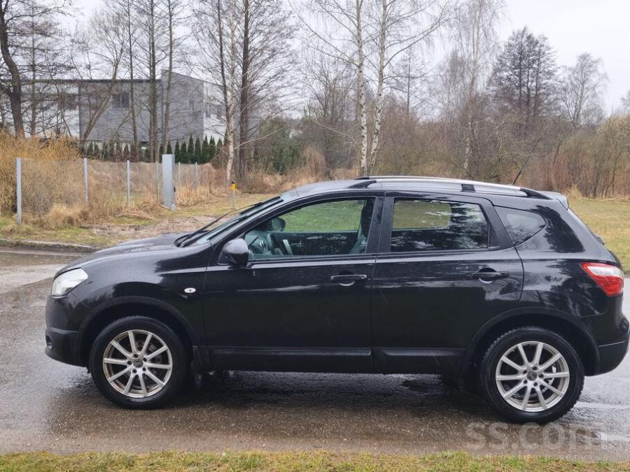 Melns Nissan Qashqai 2013 Rīga, ar dzinēja tilpumu 1.50 L un nobraukumu 232 tūkst. km par 5500 €, foto 3 vietnē AUTOMOTO.COM.LV