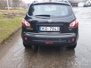 Melns Nissan Qashqai 2013 Rīga, ar dzinēja tilpumu 1.50 L un nobraukumu 232 tūkst. km par 5500 €, foto 4 vietnē AUTOMOTO.COM.LV