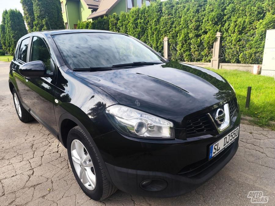 Black Nissan Qashqai 2013 in Mazeikiai, with an engine capacity of 1.60 L and mileage of 185 thousand km for 6300 €, photo 1 on AUTOMOTO.COM.LV