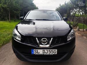Black Nissan Qashqai 2013 in Mazeikiai, with an engine capacity of 1.60 L and mileage of 185 thousand km for 6300 €, photo 4 on AUTOMOTO.COM.LV