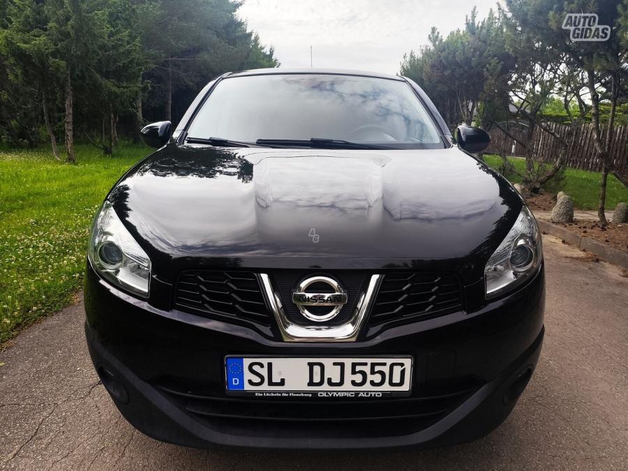 Black Nissan Qashqai 2013 in Mazeikiai, with an engine capacity of 1.60 L and mileage of 185 thousand km for 6300 €, photo 4 on AUTOMOTO.COM.LV