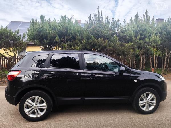 Black Nissan Qashqai 2013 in Mazeikiai, with an engine capacity of 1.60 L and mileage of 185 thousand km for 6300 €, photo 6 on AUTOMOTO.COM.LV