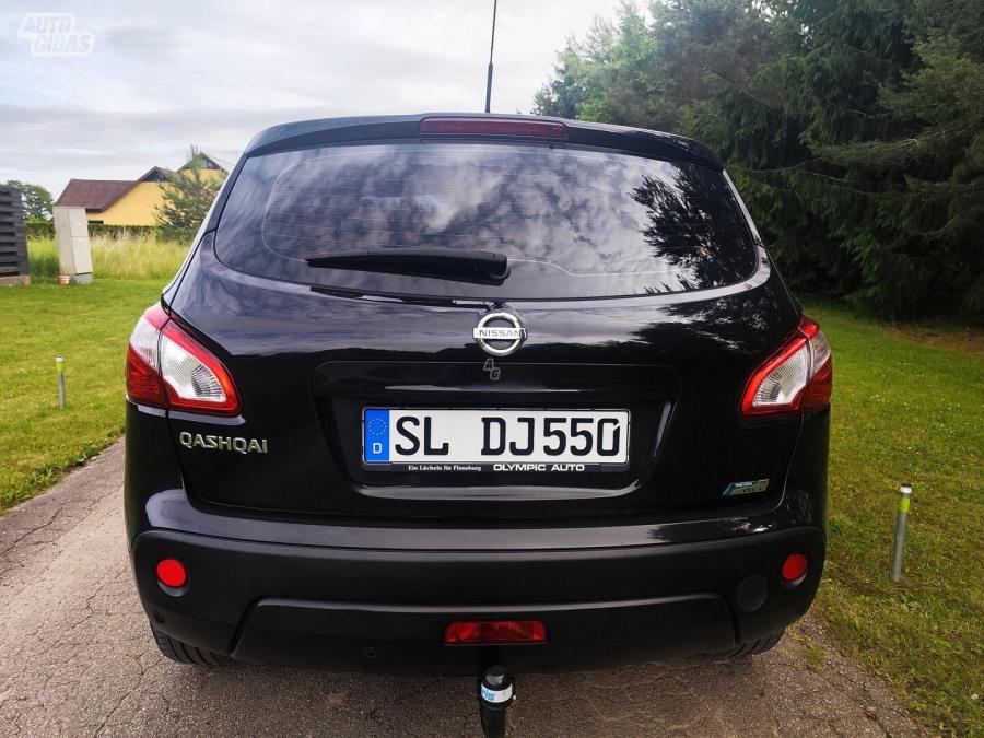 Black Nissan Qashqai 2013 in Mazeikiai, with an engine capacity of 1.60 L and mileage of 185 thousand km for 6300 €, photo 9 on AUTOMOTO.COM.LV