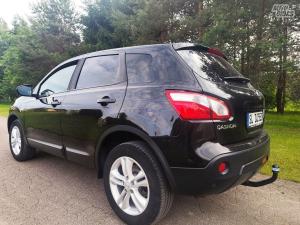 Black Nissan Qashqai 2013 in Mazeikiai, with an engine capacity of 1.60 L and mileage of 185 thousand km for 6300 €, photo 12 on AUTOMOTO.COM.LV