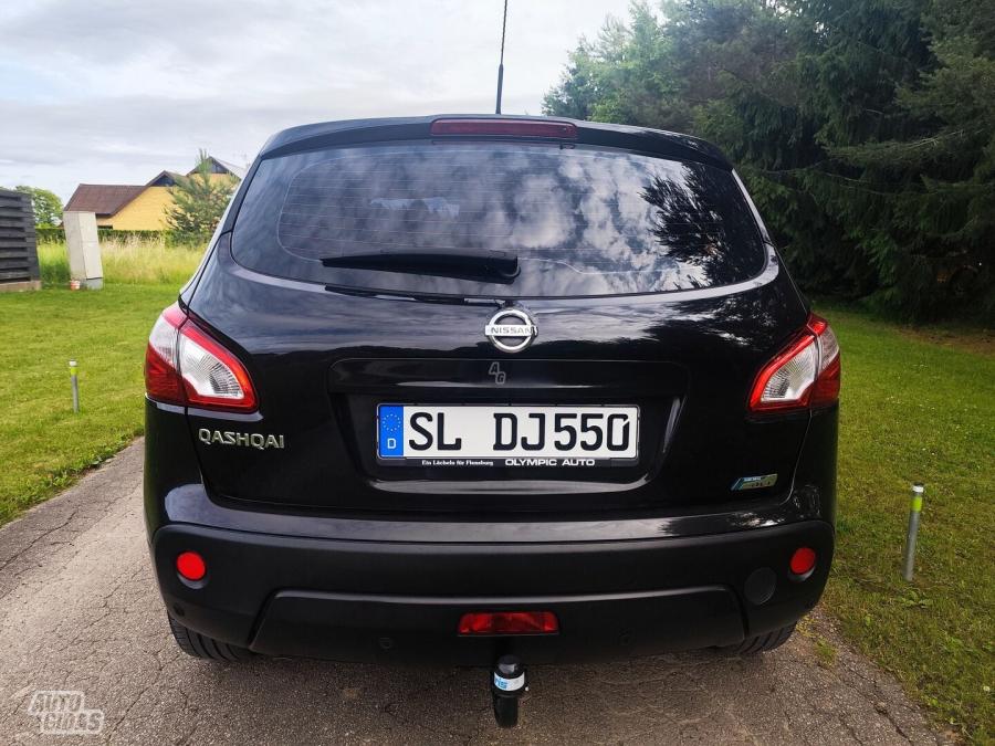 Black Nissan Qashqai 2013 in Mazeikiai, with an engine capacity of 1.60 L and mileage of 185 thousand km for 6300 €, photo 13 on AUTOMOTO.COM.LV