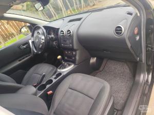 Black Nissan Qashqai 2013 in Mazeikiai, with an engine capacity of 1.60 L and mileage of 185 thousand km for 6300 €, photo 16 on AUTOMOTO.COM.LV