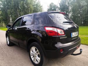 Black Nissan Qashqai 2013 in Mazeikiai, with an engine capacity of 1.60 L and mileage of 185 thousand km for 6300 €, photo 18 on AUTOMOTO.COM.LV
