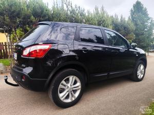 Black Nissan Qashqai 2013 in Mazeikiai, with an engine capacity of 1.60 L and mileage of 185 thousand km for 6300 €, photo 21 on AUTOMOTO.COM.LV