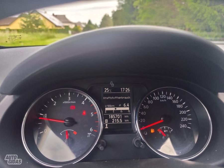 Black Nissan Qashqai 2013 in Mazeikiai, with an engine capacity of 1.60 L and mileage of 185 thousand km for 6300 €, photo 24 on AUTOMOTO.COM.LV