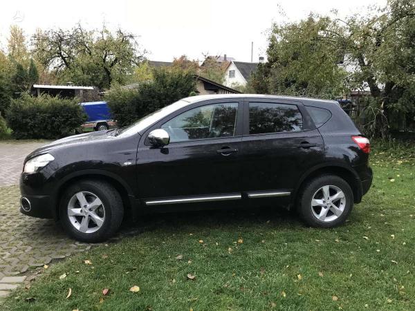 Melns Nissan Qashqai 2013 Viļņa, ar dzinēja tilpumu 1.60 L un nobraukumu 139 tūkst. km par 2800 €, foto 3 vietnē AUTOMOTO.COM.LV