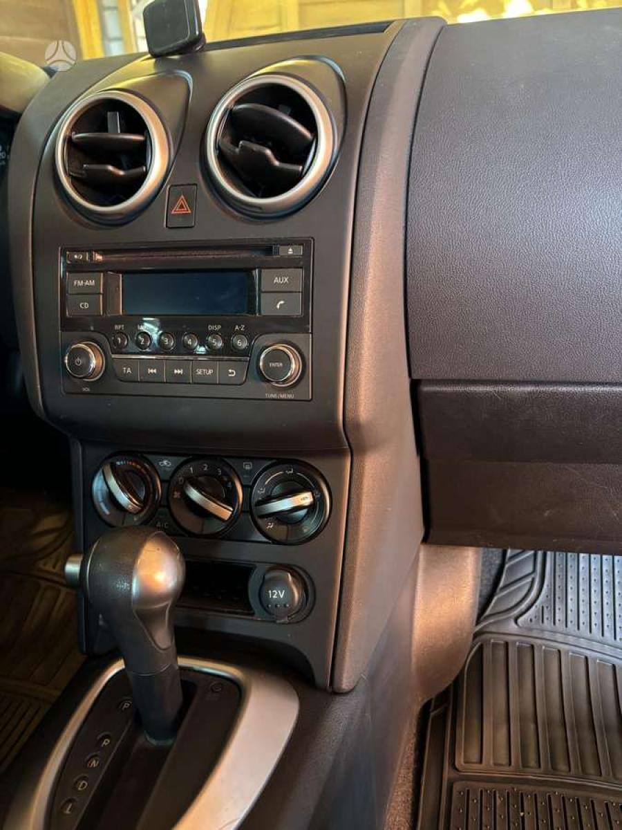 Melns Nissan Qashqai 2013 Viļņa, ar dzinēja tilpumu 1.60 L un nobraukumu 139 tūkst. km par 2800 €, foto 6 vietnē AUTOMOTO.COM.LV