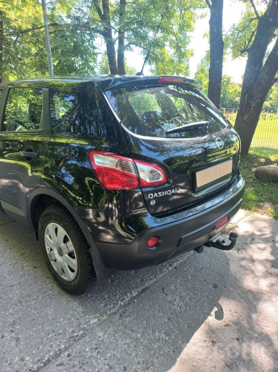 Melns Nissan Qashqai 2013 Dobele, ar dzinēja tilpumu 1.50 L un nobraukumu 235 tūkst. km par 4500 €, foto 4 vietnē AUTOMOTO.COM.LV
