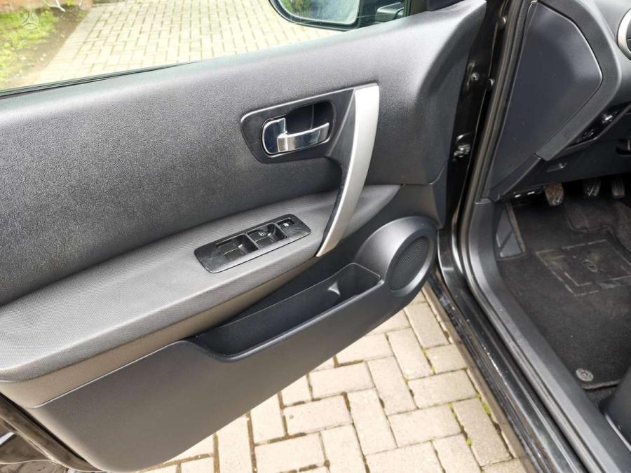 Melns Nissan Qashqai 2013 Šauļi, ar dzinēja tilpumu 1.46 L un nobraukumu 257 tūkst. km par 4950 €, foto 15 vietnē AUTOMOTO.COM.LV